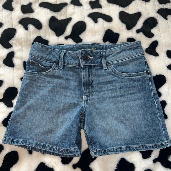 Wrangler | Shorts | Wrangler Retro Mae Midrise Valerie Short | Poshmark